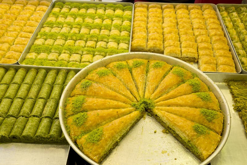 Desserts Turcs Traditionnels ; Baklava Image stock - Image of doux ...