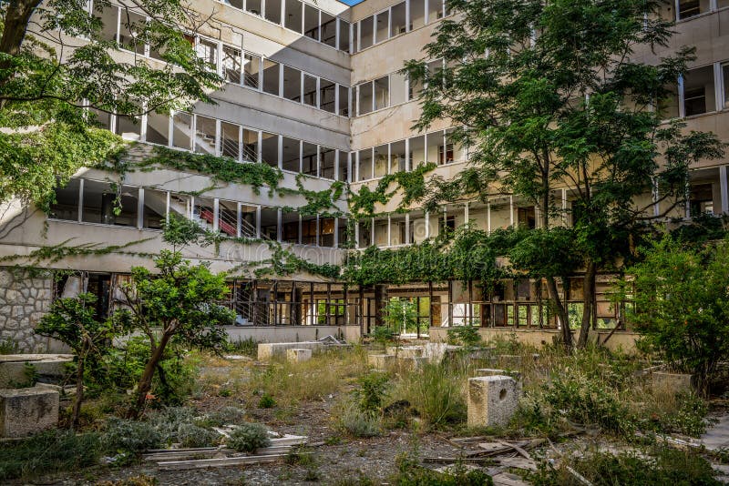 Destroyed Abandoned Building Stock Photo - Image of event, beauty: 36310312