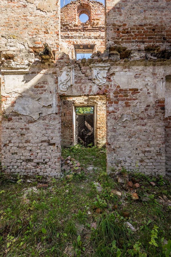 Destroyed room stock image. Image of building, grungy - 45176153