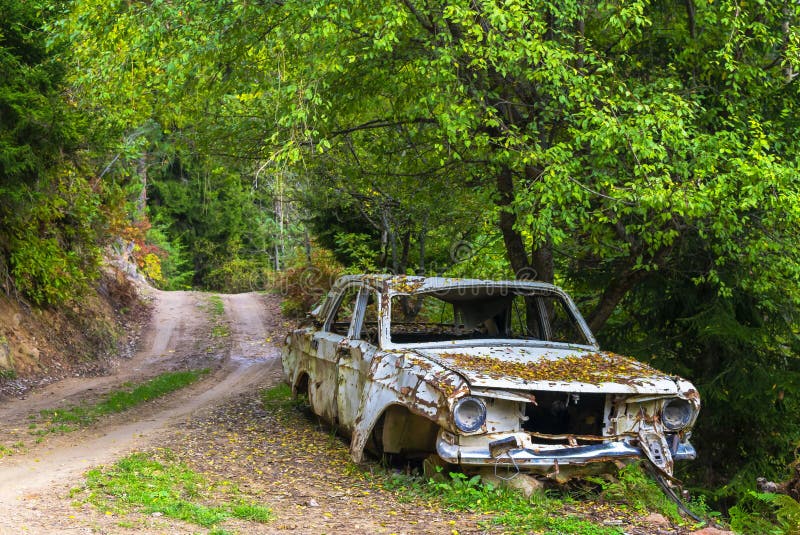 Destroyed Soviet Car Gas 2410 Stock Image - Image of heavy, scene: 82939555