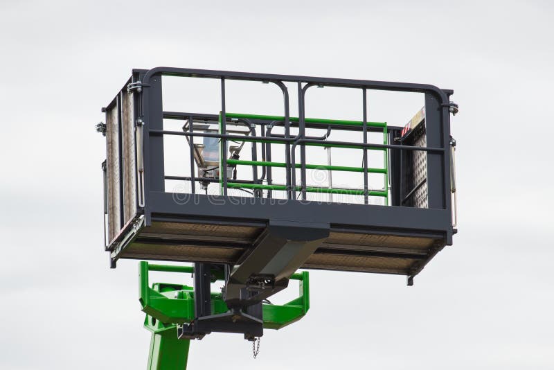 Hydraulic Elevator or Lift with Platform for Transport Different Things ...