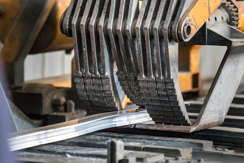 Puller Pulling an Aluminium Profile on an Extrusion Profile Roller ...