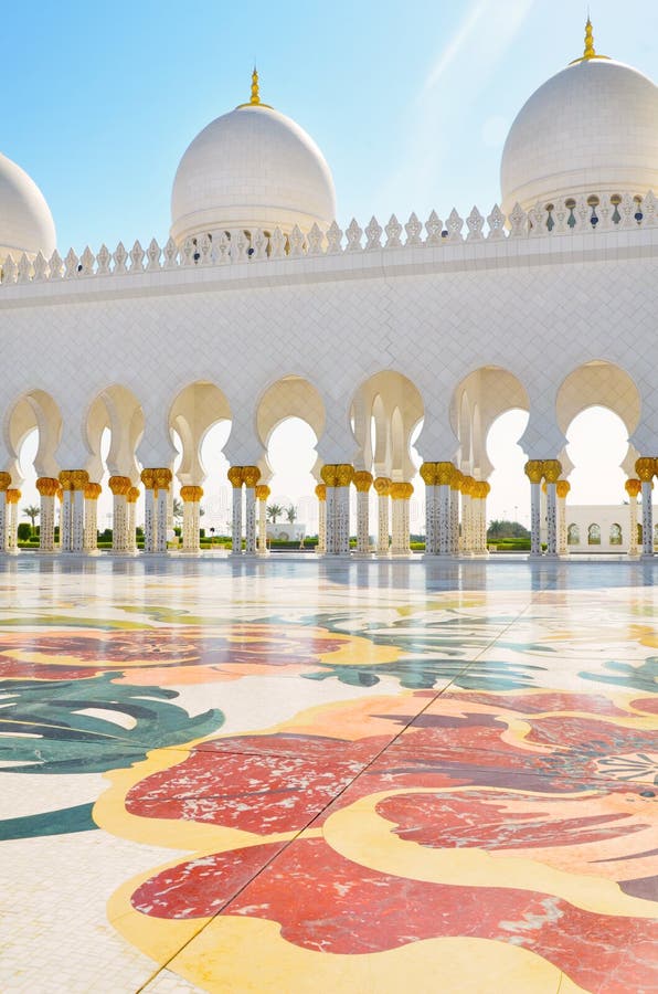 Wall and Floor Decoration in Sheikh Zayed Mosque Stock Image - Image of ...