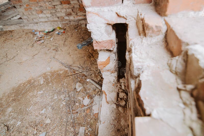 Close-up of Earthquake Damage on Old House Wall – Cracked Structure ...