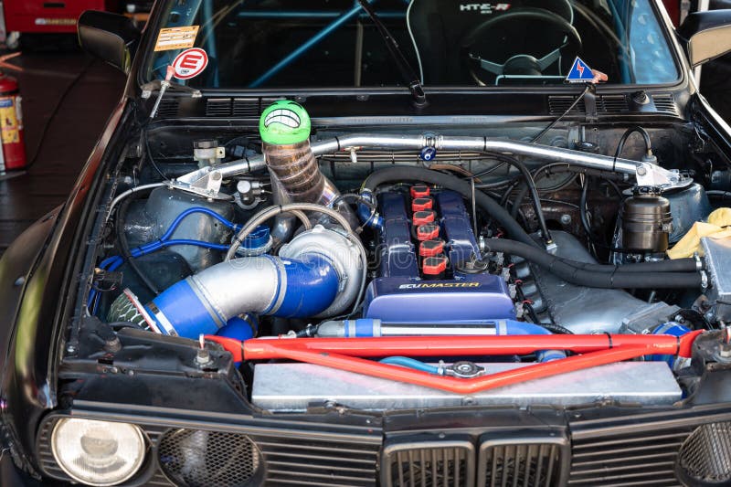 Details of the 6-cylinder in-line Turbo Engine of a BMW E30 Prepared ...