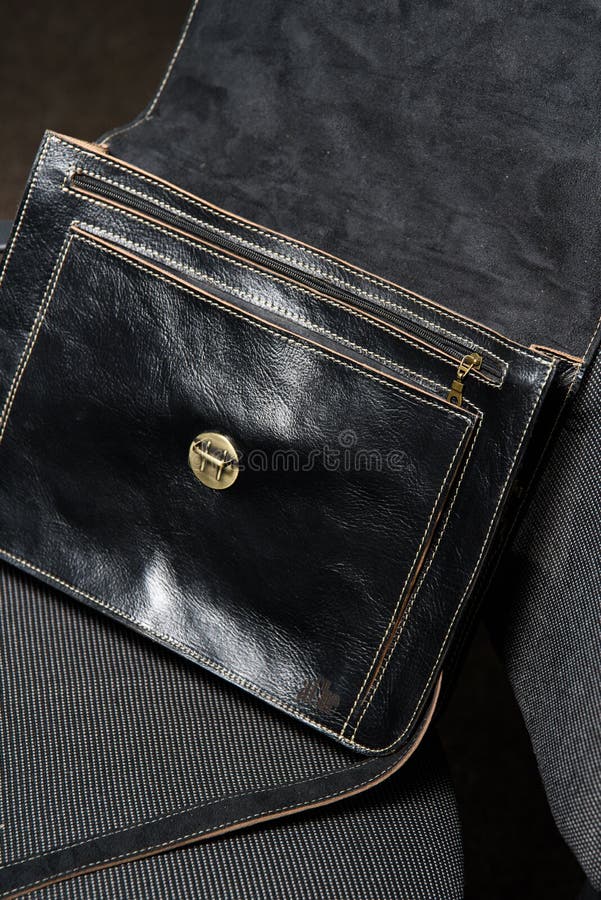 Details of Open Empty Black Men S Shoulder Leather Bag for a Documents ...