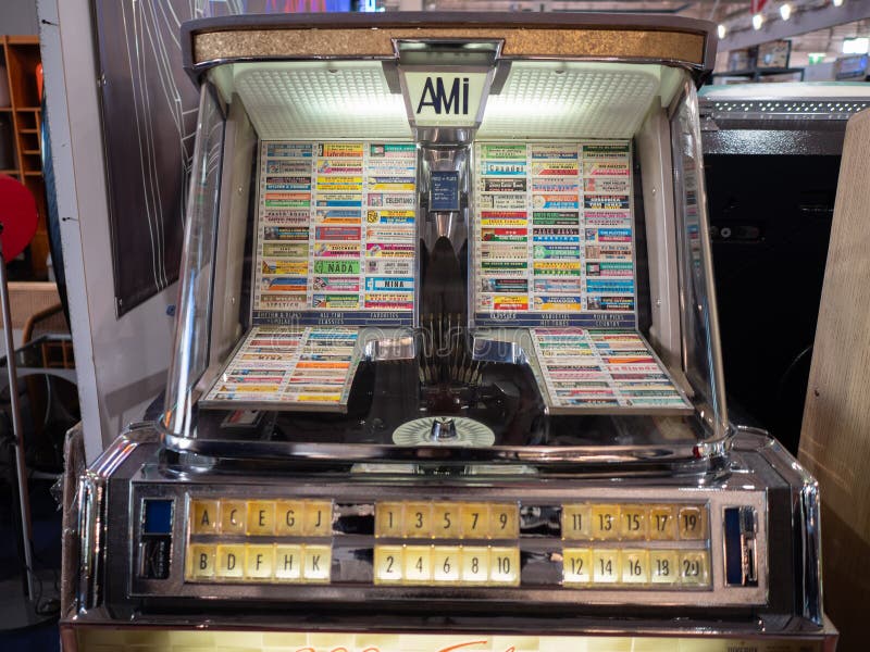 Details of Retro Jukebox: Music and Dance in the 1940s and 1950s ...