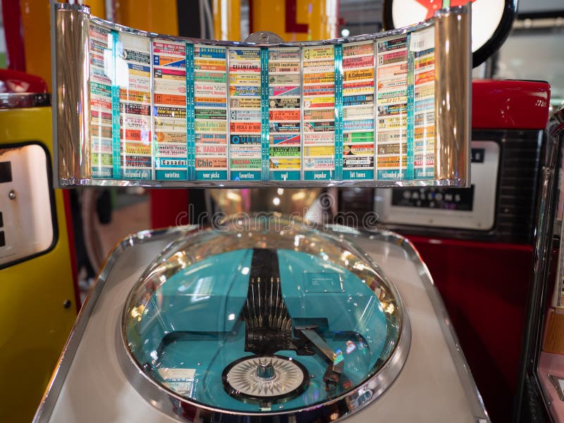 Details of Retro Jukebox: Music and Dance in the 1940s and 1950s ...