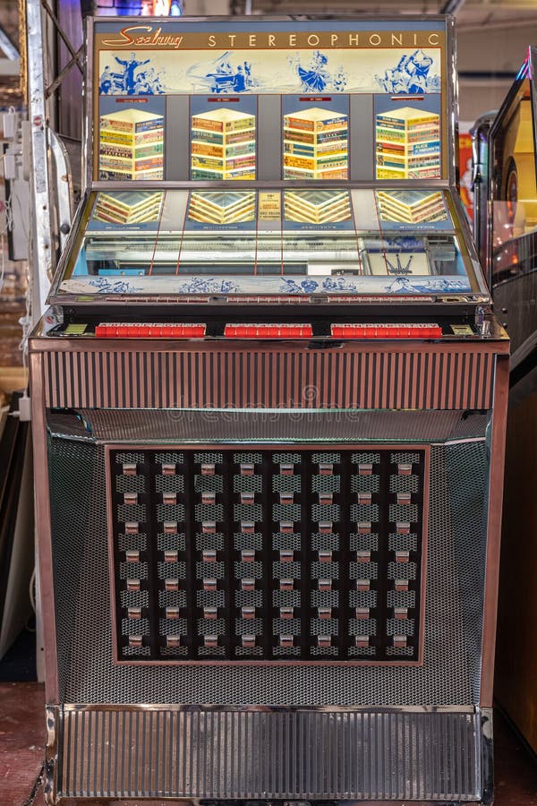 Details of Retro Jukebox: Music and Dance in the 1940s and in the 1950s ...