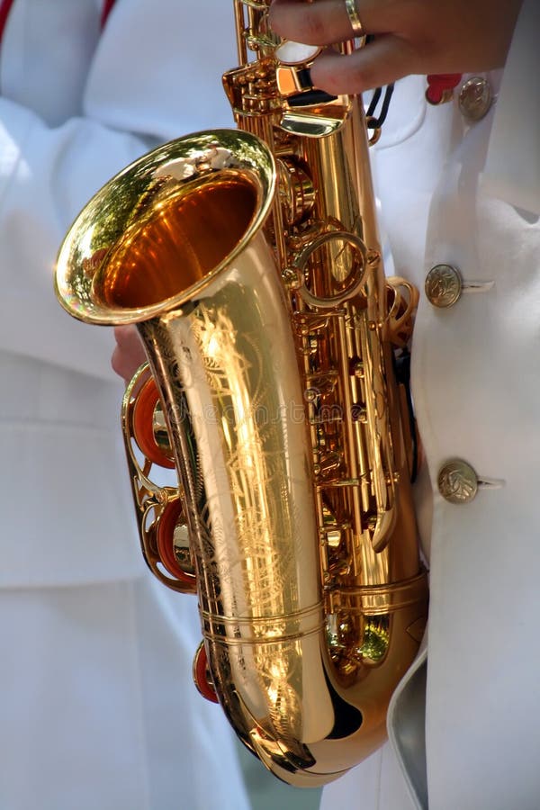 Detalhes do saxofone imagem de stock. Imagem de bronze - 1048369