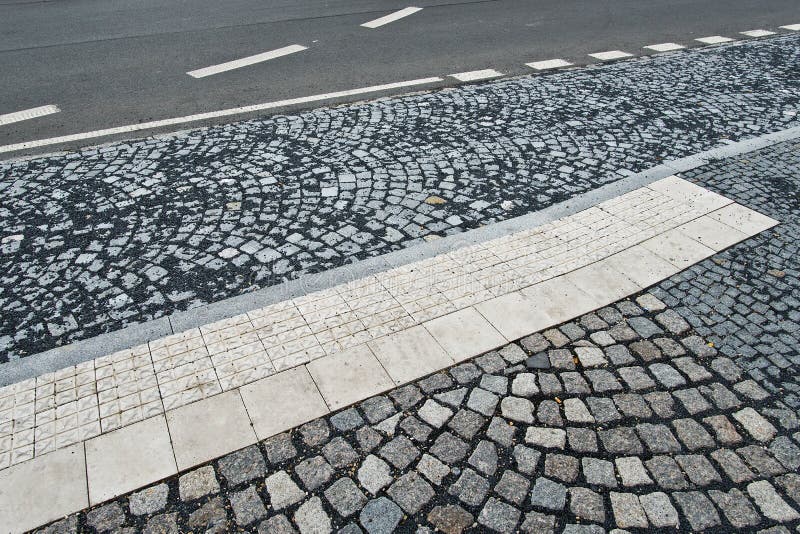 Detalle de la acera imagen de archivo. Imagen de perspectiva - 11280757