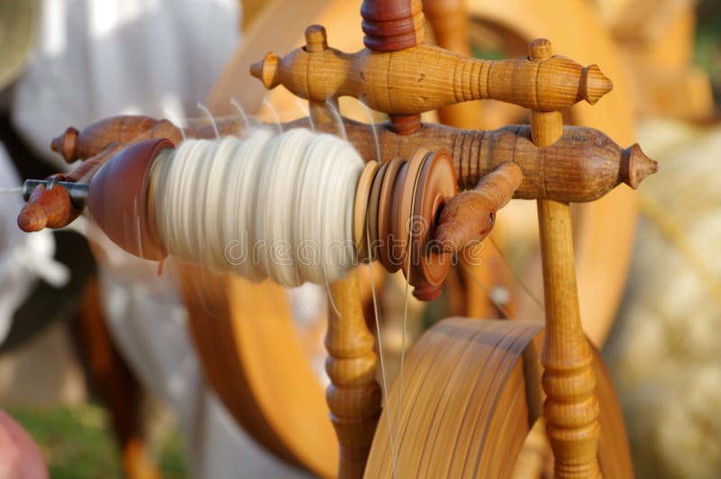 Detalle 2 de la rueca foto de archivo. Imagen de casero - 43182472