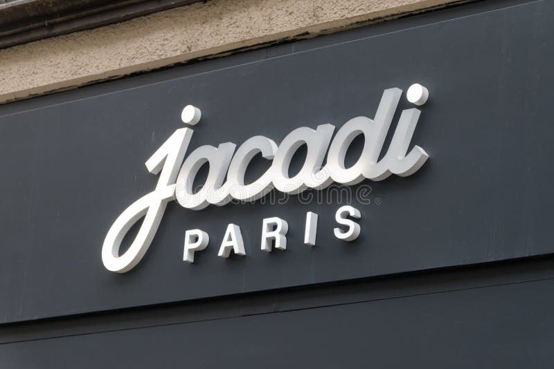 Logo De Jacadi Paris En Su Tienda Principal En Belgrado Imagen De Archivo Editorial Imagen De