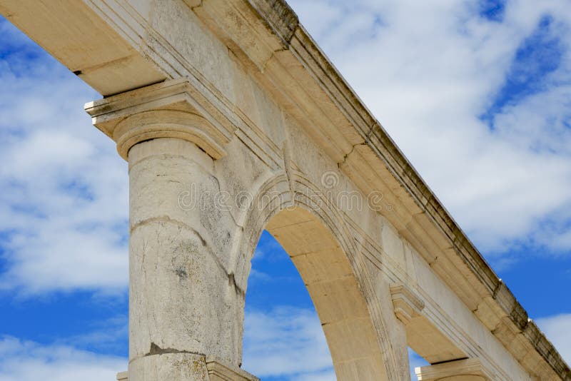 Detalle De Roman Upper Portico Y Del Frontón Que Pone Letras a II Foto ...