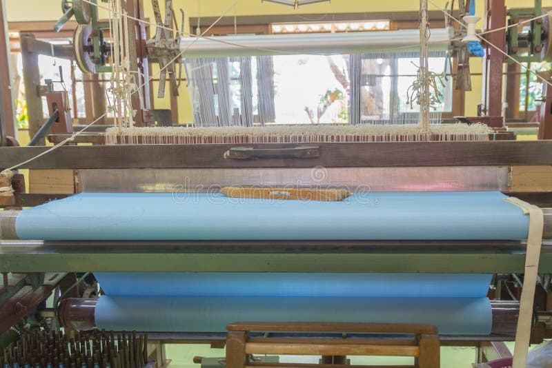 Detalle Telar Para La Seda Hecha En Casa Foto de archivo - Imagen de ...
