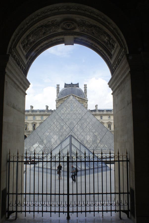 Detalles 2 de la lumbrera foto editorial. Imagen de cielo - 16231581