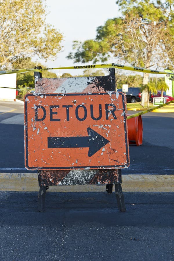 Detour sign in roadway stock photo. Image of road, advertising - 22791912