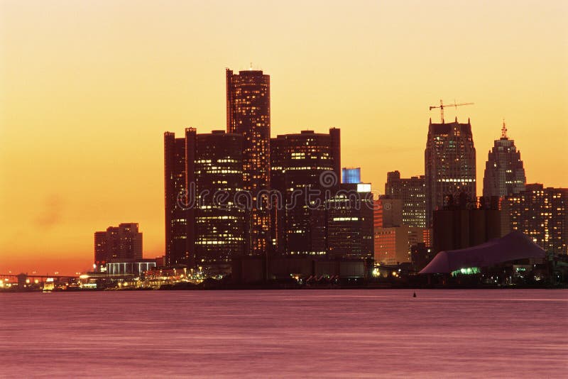 Detroit, horizonte del MI imagen de archivo. Imagen de exterior - 23147717