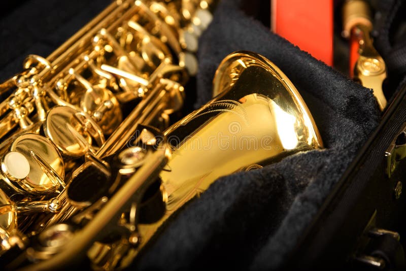 Primo Piano Del Dettaglio Del Sassofono Immagine Stock - Immagine di ...