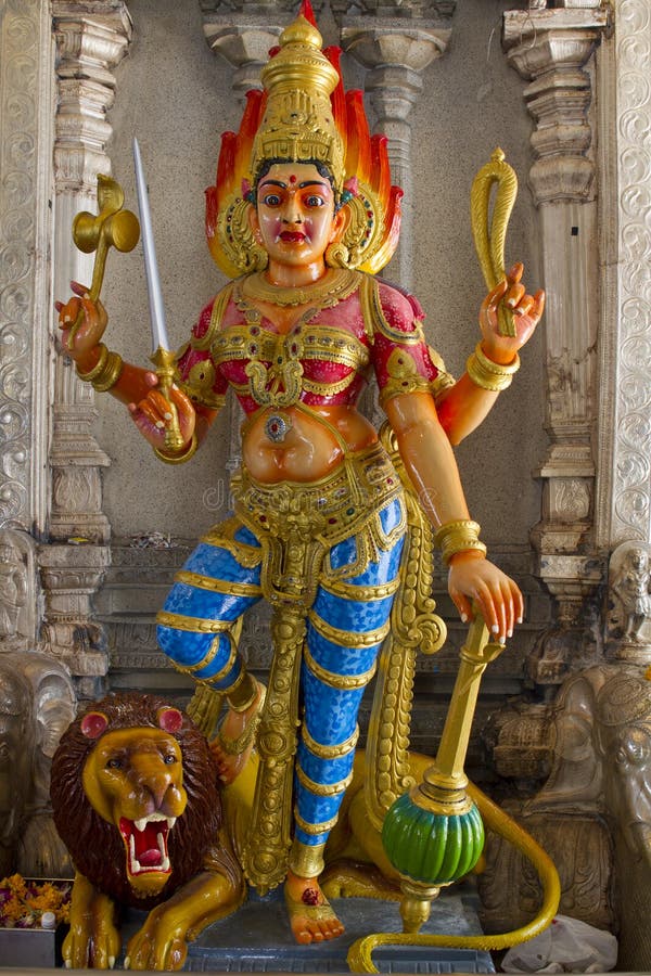 Deusa Hindu Durga no leão foto de stock. Imagem de hindu - 15995248