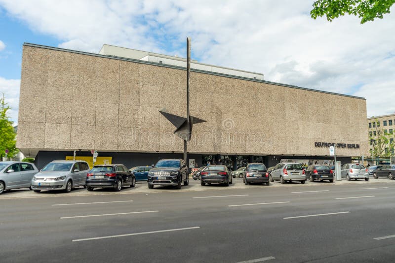 Deutsche Oper Berlin. editorial stock image. Image of europe - 193898404