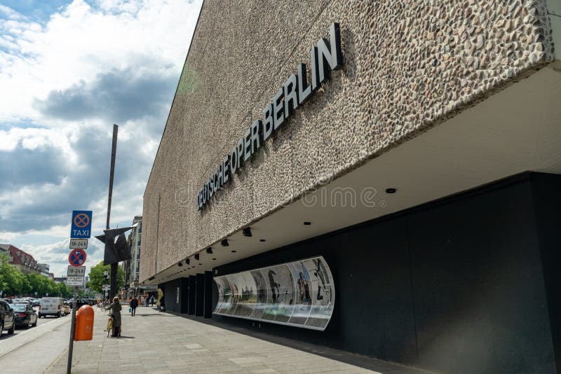 Deutsche Oper Berlin. editorial stock image. Image of road - 193898424