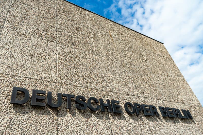 Deutsche Oper Berlin. editorial photo. Image of ballerina - 193898436