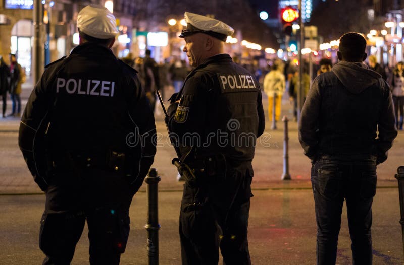 Deutsche Polizei redaktionelles stockfotografie. Bild von sicherheit ...