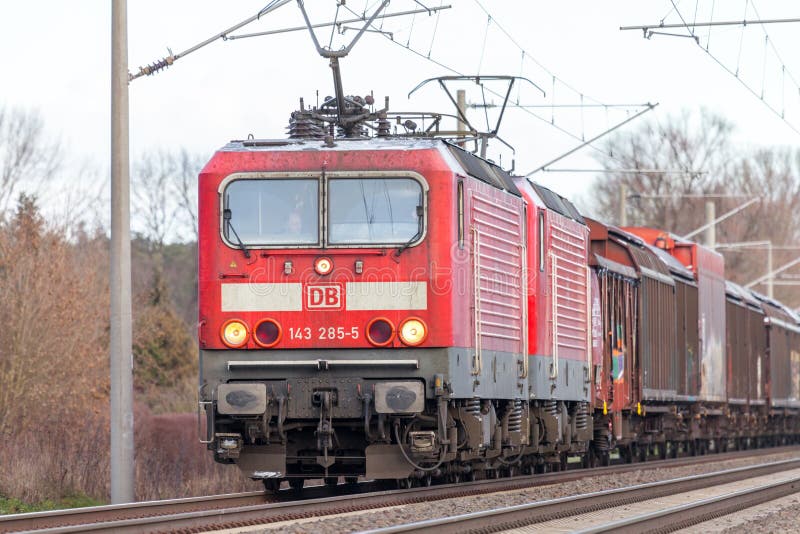 Deutsche Schiene, Zug Klasse 143 DBs Deutsche Bahn Mit Waren ...