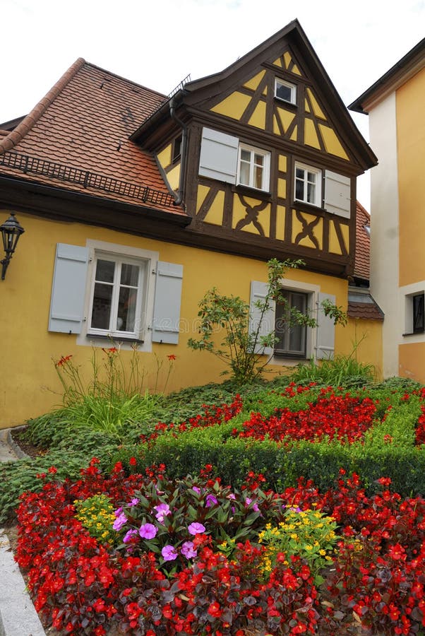 Deutsches Haus stockbild. Bild von traditionell, blendenverschlüsse ...