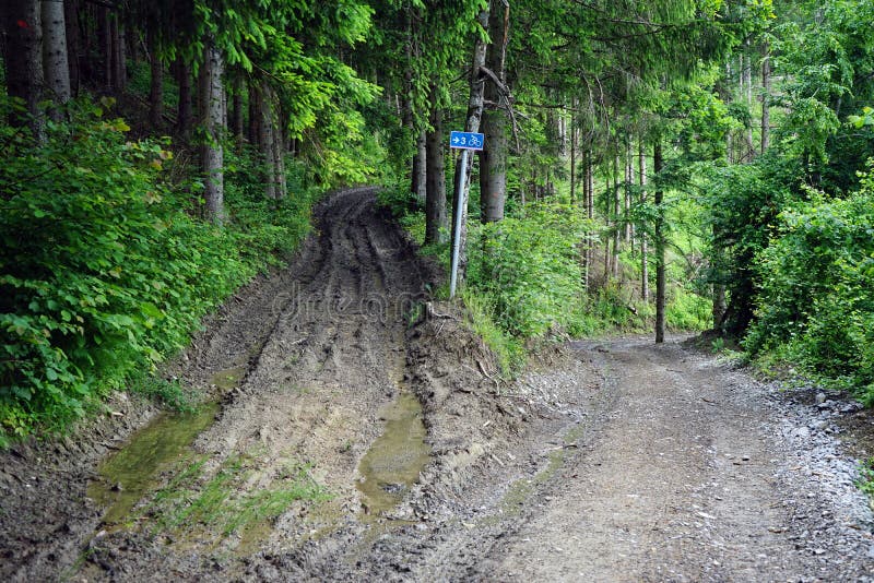Deux Chemins Photos Stock - Téléchargez 1,893 Photos libres de droits