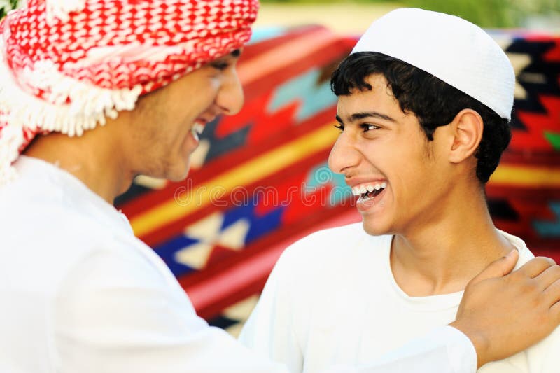 Sourire arabe de personne image stock. Image du islam - 29794145