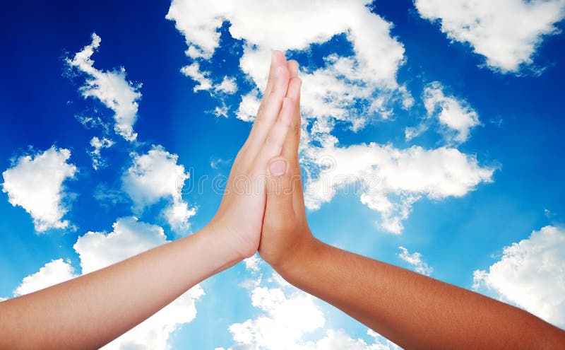 Deux Mains D'enfants Ensemble Photo stock - Image du ethnique, enfants ...