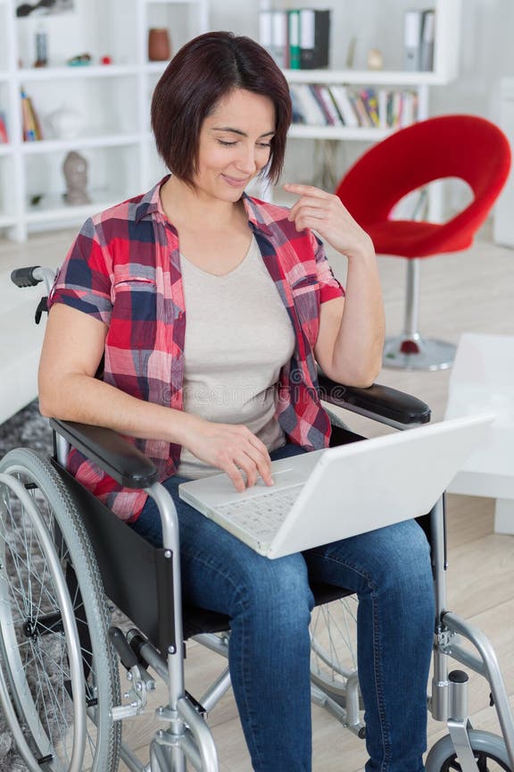 After Devastating Accident she Works from Home while Recovering Stock ...