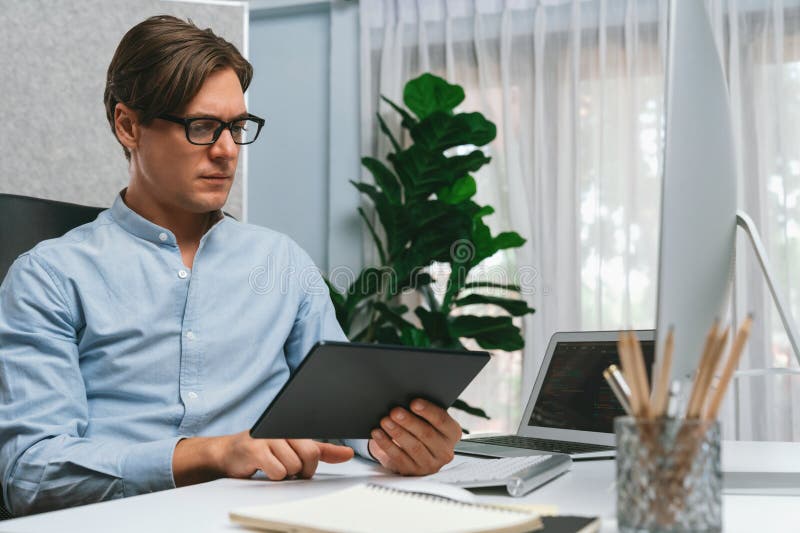 It Developer Selecting By Point On Coding Online Software Pecuniary