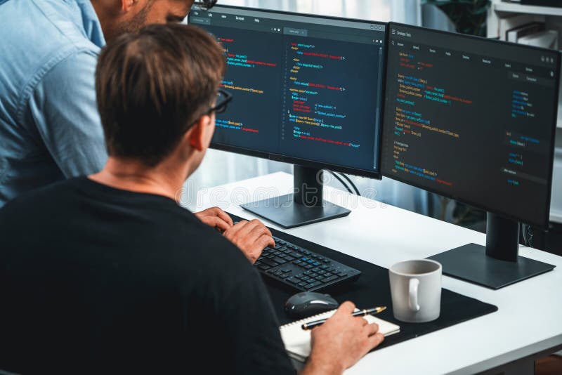 It Developers Discussing Online Software Development Information ...