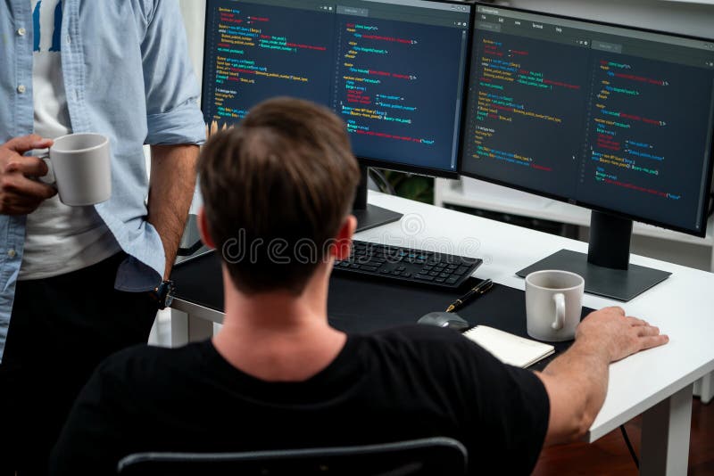 It Developers Discussing Online Software Development Information ...