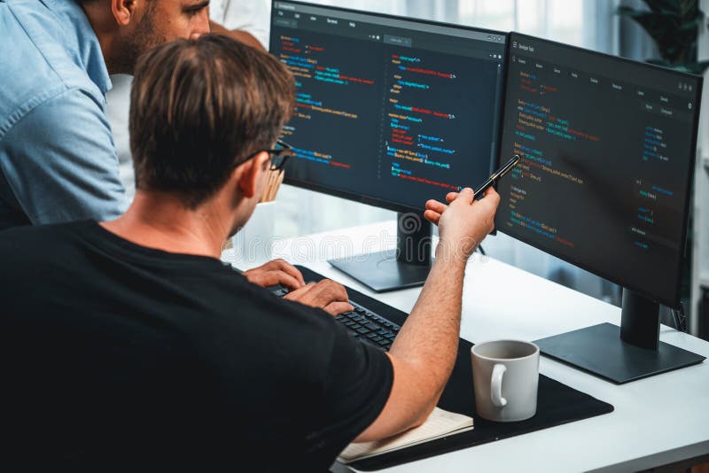 It Developers Discussing Online Software Development Information ...