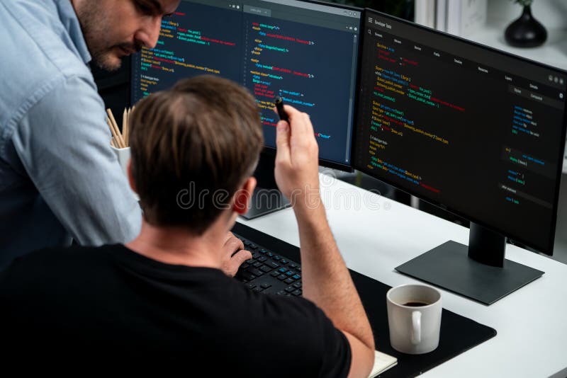 It Developers Discussing Online Software Development Information ...