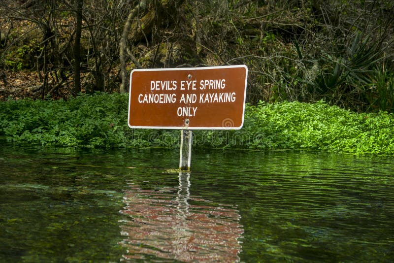 Devil S Eye Spring Sign - Ichetucknee River Stock Photo - Image of ...