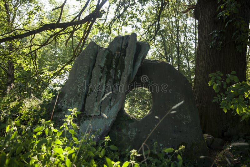 The Devil`s Ring and Finger Holed Stone Stock Image - Image of 2250 ...