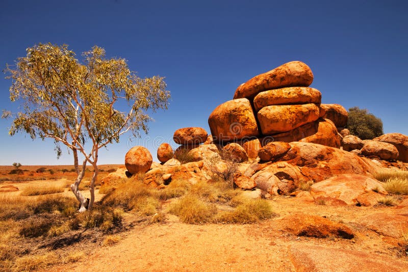 Devil Stones - Karlu Karlu, Central Australia Stock Image - Image of ...