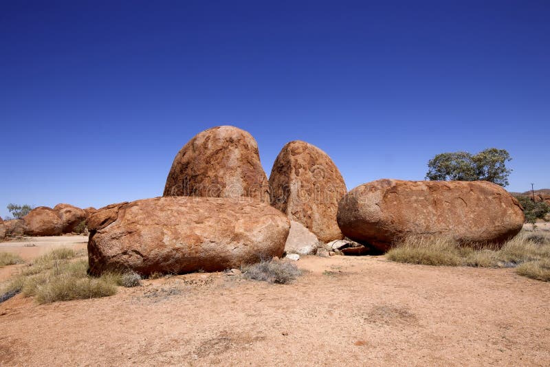 Devil Stones - Karlu Karlu, Central Australia Stock Photo - Image of ...