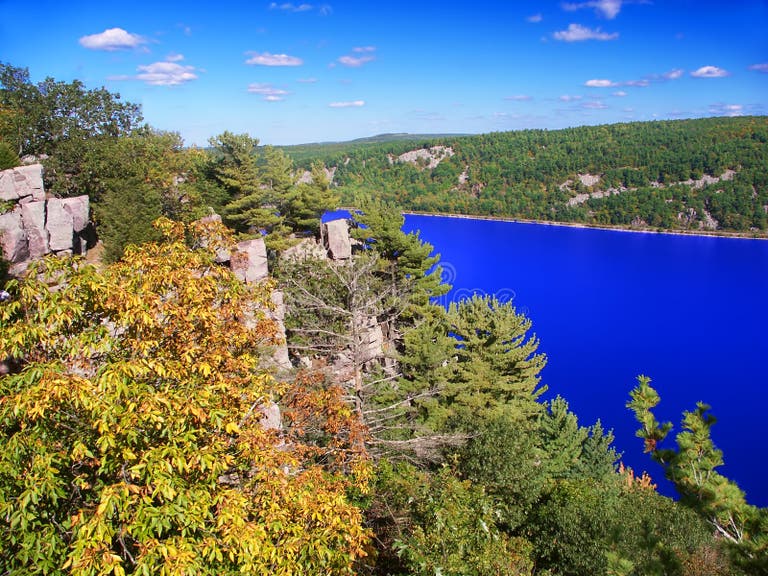 Devils Lake State Park Wisconsin Stock Photo - Image of outcrop, cliff ...