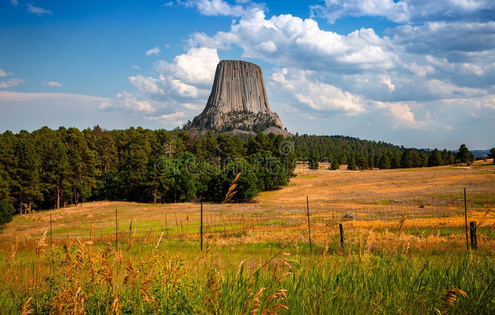 Devils Tower Rises Over the Landscape, Devils Tower National Monument ...
