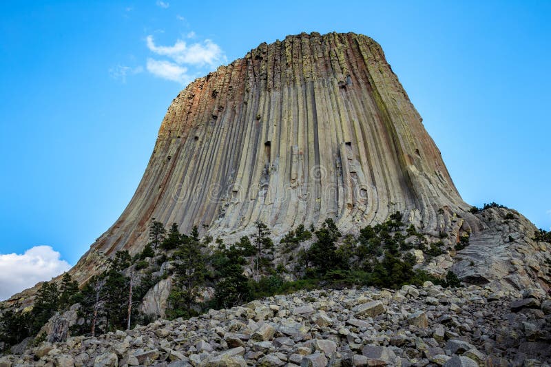 Devils Tower Towering Up, Devils Tower National Monument, Wyoming Stock ...