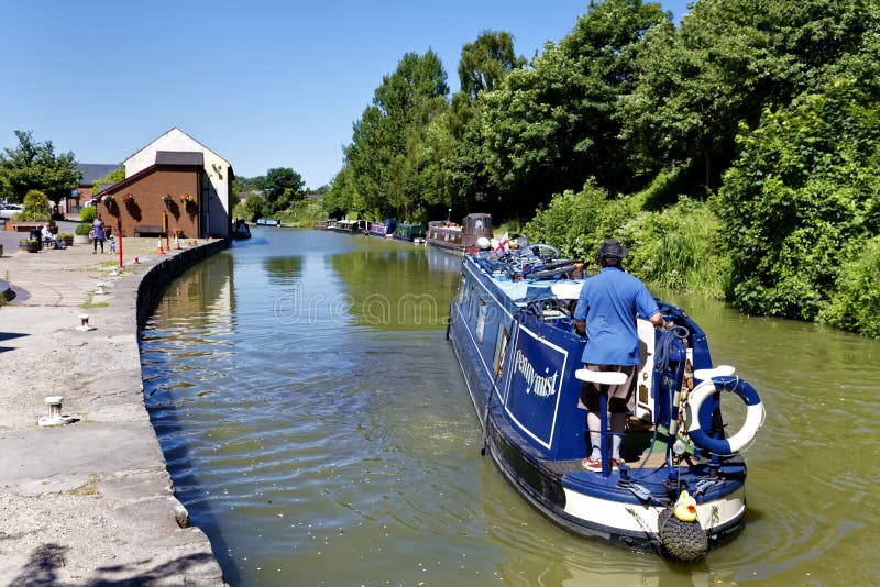 Devizes Wharf, Wiltshire, United Kingdom Editorial Stock Photo - Image ...