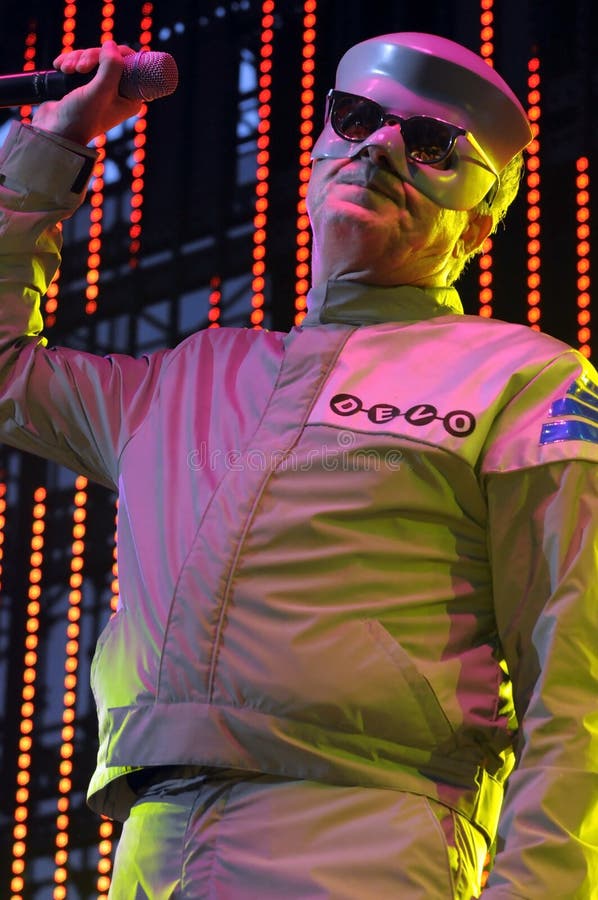 Devo performing live. editorial image. Image of famous - 14634985