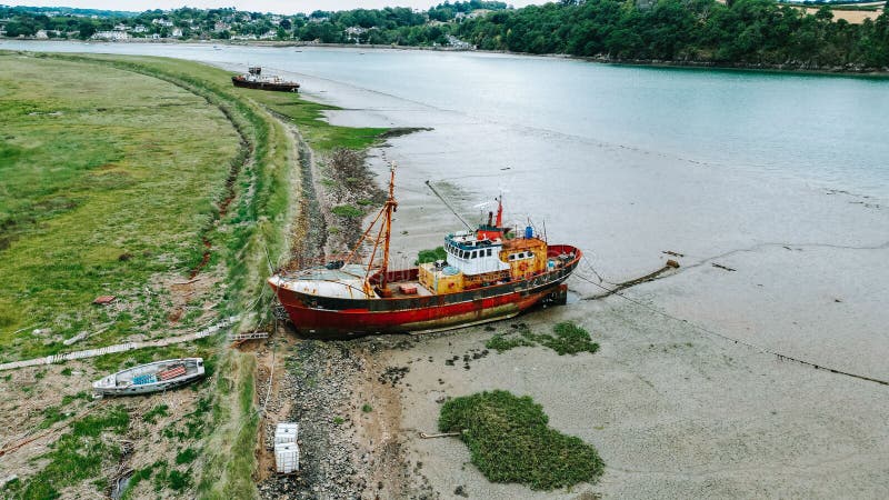 Devon Cliffs Holiday Park editorial photo. Image of cliffs - 93876631