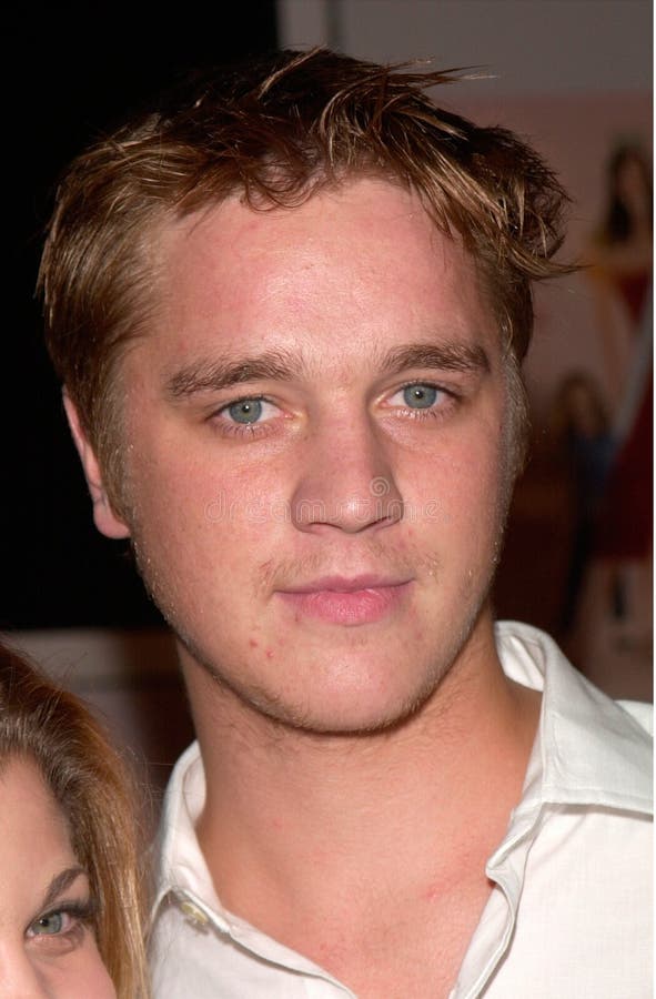 Devon Sawa editorial image. Image of devon, beautiful - 36734845